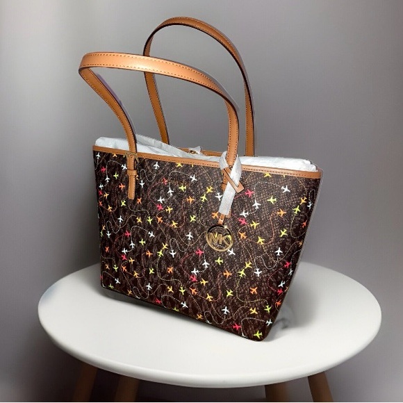 Michael Kors | Bags | Michael Kors Airplane Print Jet Set Medium ...